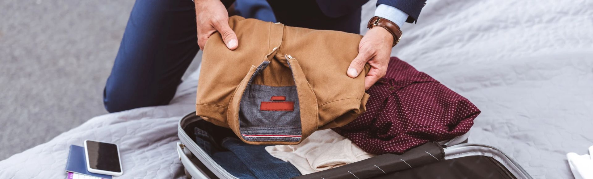 Work Trip Packing List: Top Essential Items and Useful Tips to Have ...